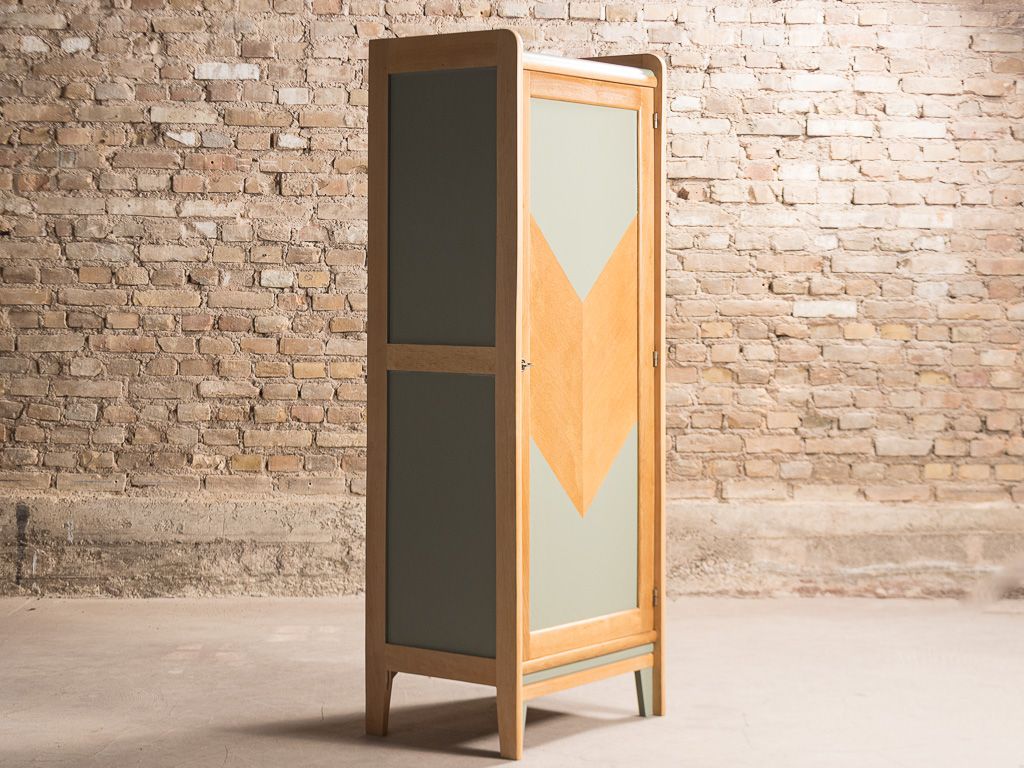 Armoire / vestiaire d'internat relooké en vert fumé – Luckyfind