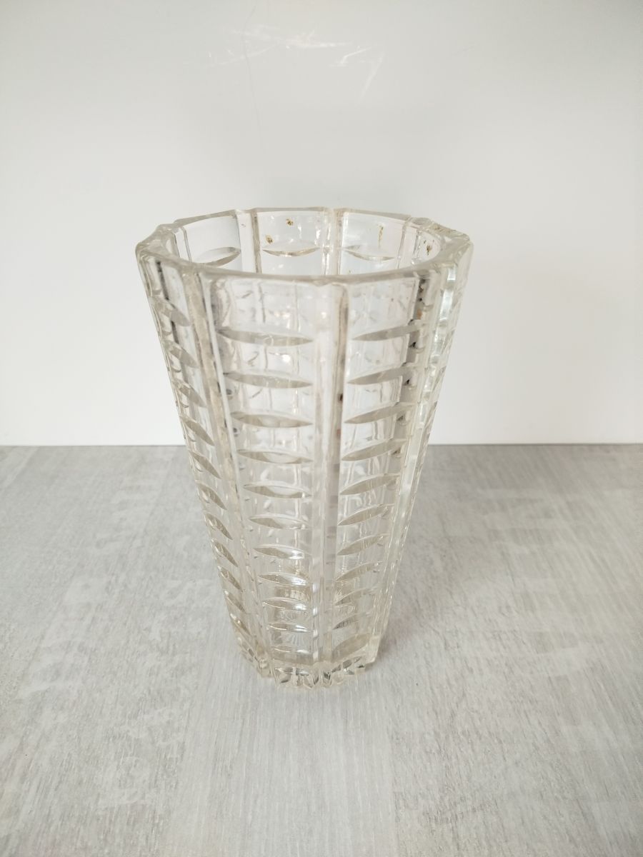 Vase ancien verre chevron ciselé – Style Art déco – Luckyfind